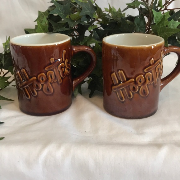 Hall Pottery | Kitchen | Vintage Hall Potteryhogates Restaurant Mugs ...